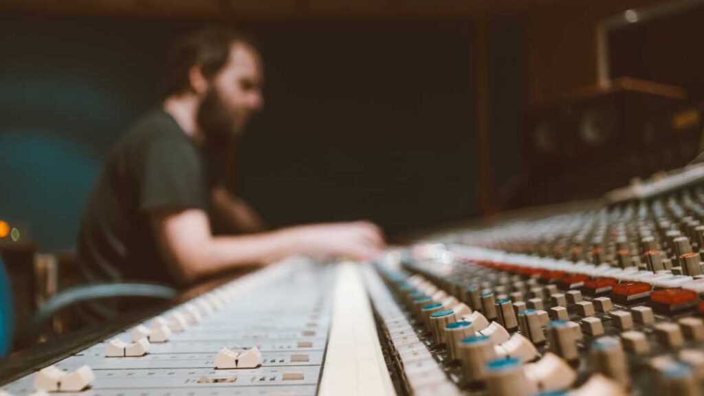 Understanding Signal Flow in Mixing - AMP Music Lab Blog