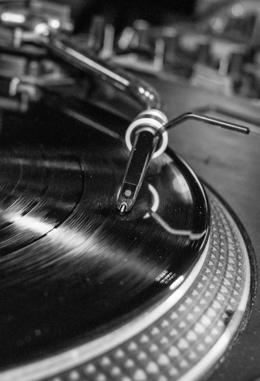 Anatomy of a Turntable: The Cornerstone of DJing Mastery - AMP Music ...
